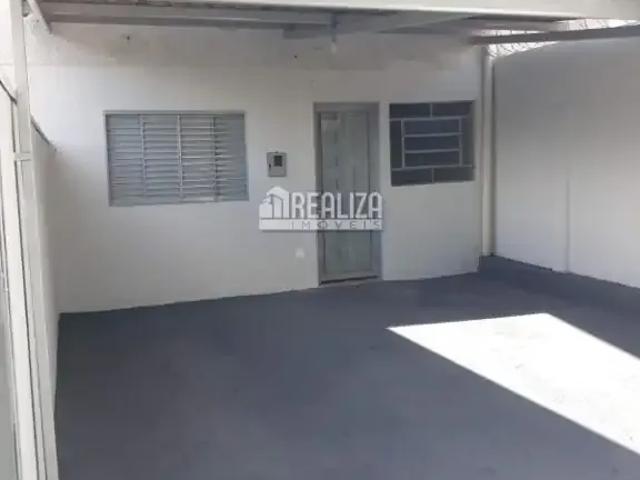 Casa / Sobrado para Locação em Uberaba/MG Conjunto Cássio Rezende 2 Quartos
