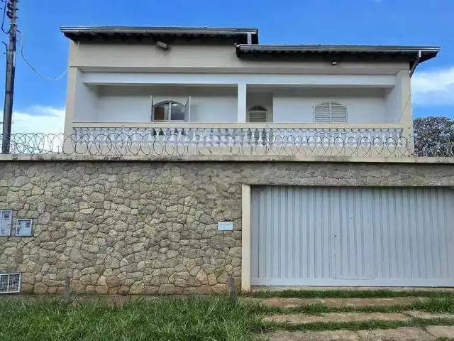 Casa / Sobrado para Locação em Uberaba/MG Conjunto Guanabara 4 Quartos