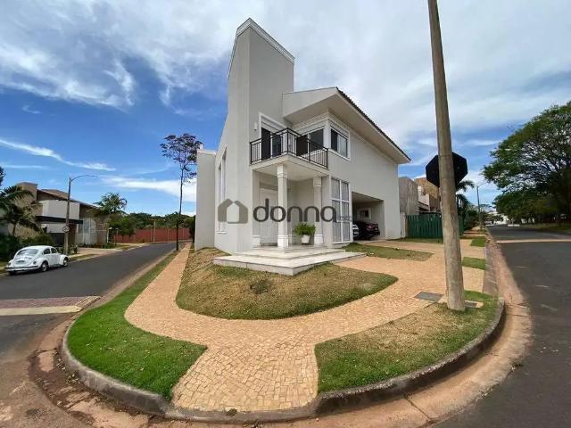 Casa / Sobrado para Locação em Uberaba/MG Flamboyant Residencial Park 5 Quartos