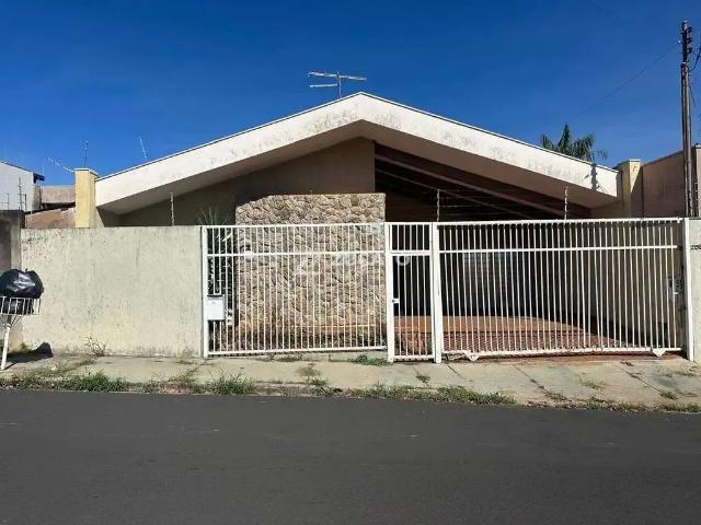 Casa / Sobrado para Locação em Uberaba/MG Jardim São Bento 6 Quartos