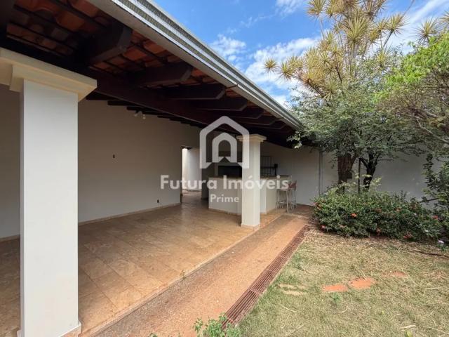 Casa / Sobrado para Locação em Uberaba/MG Santa Maria 3 Quartos