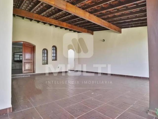 Casa / Sobrado para Locação em Uberlândia/MG Marta Helena 4 Quartos