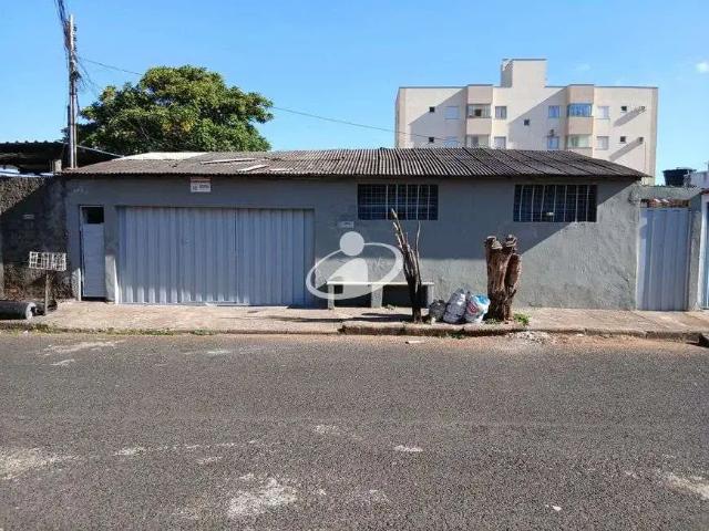 Casa / Sobrado para Locação em Uberlândia/MG Marta Helena 2 Quartos