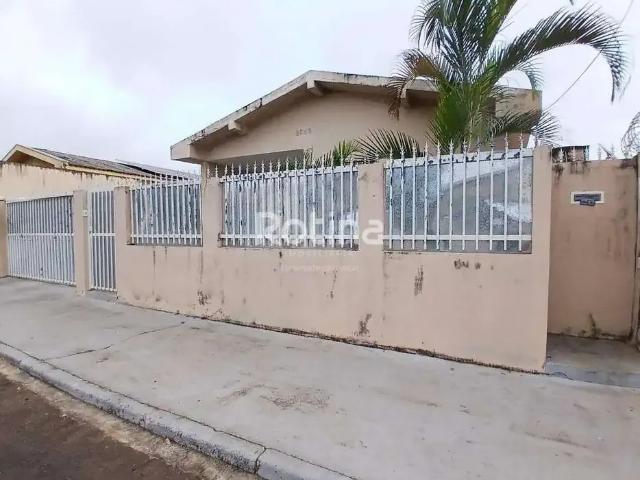 Casa / Sobrado para Locação em Uberlândia/MG Marta Helena 3 Quartos