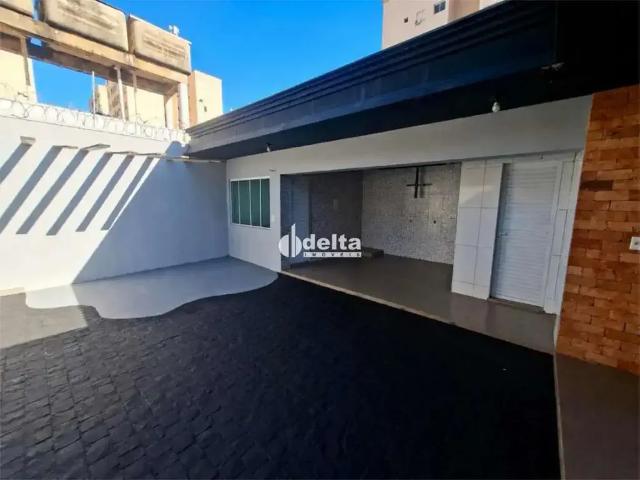 Casa / Sobrado para Locação em Uberlândia/MG Martins 3 Quartos