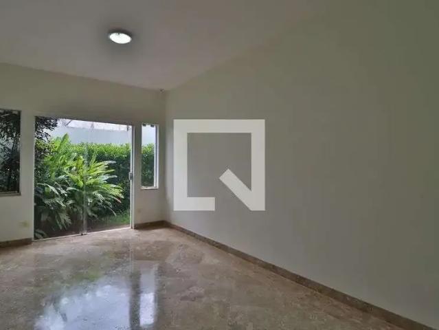 Casa / Sobrado para Locação em Uberlândia/MG Morada da Colina 4 Quartos