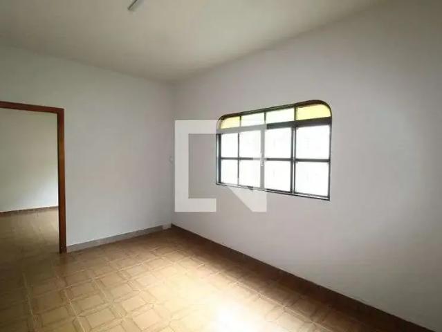 Casa / Sobrado para Locação em Uberlândia/MG Nossa Senhora Aparecida 6 Quartos