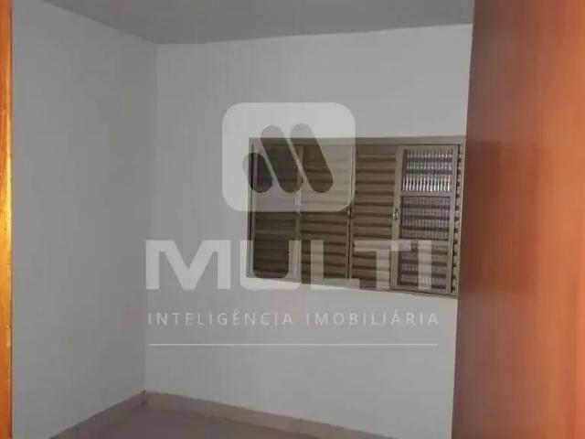 Casa / Sobrado para Locação em Uberlândia/MG Nossa Senhora das Graças 3 Quartos