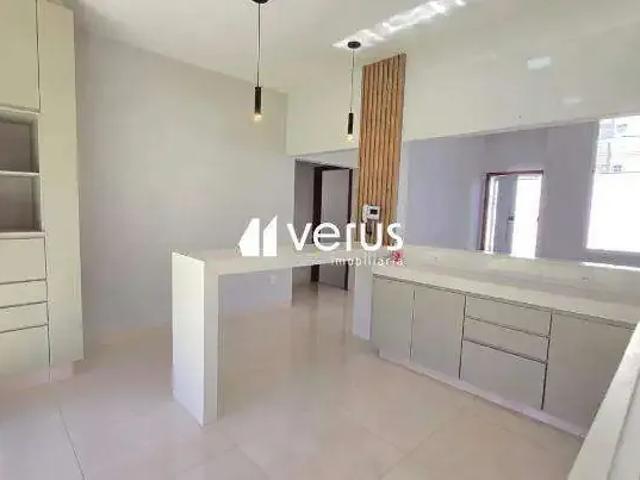 Casa / Sobrado para Locação em Uberlândia/MG Novo Mundo 3 Quartos