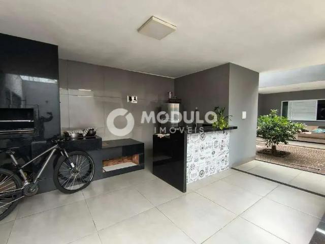 Casa / Sobrado para Locação em Uberlândia/MG Nova Uberlândia 3 Quartos