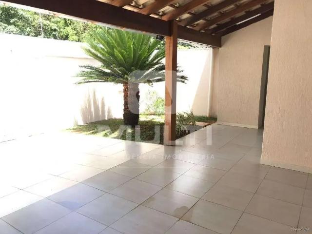 Casa / Sobrado para Locação em Uberlândia/MG Nova Uberlândia 3 Quartos