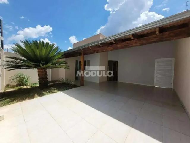 Casa / Sobrado para Locação em Uberlândia/MG Nova Uberlândia 3 Quartos