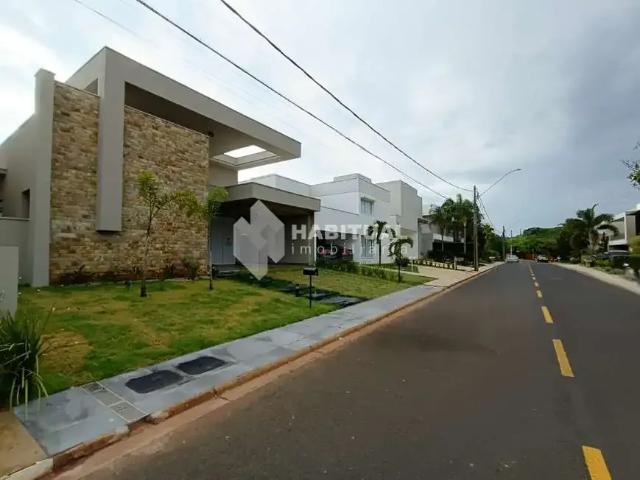 Casa / Sobrado para Locação em Uberlândia/MG Nova Uberlândia 3 Quartos