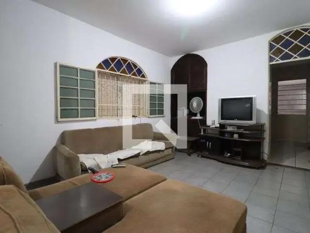 Casa / Sobrado para Locação em Uberlândia/MG Osvaldo Rezende 4 Quartos