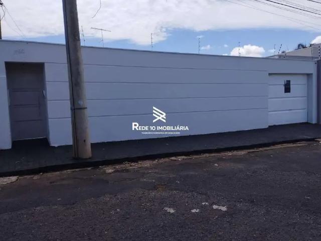 Casa / Sobrado para Locação em Uberlândia/MG Osvaldo Rezende 8 Quartos