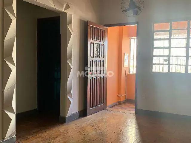 Casa / Sobrado para Locação em Uberlândia/MG Osvaldo Rezende 3 Quartos