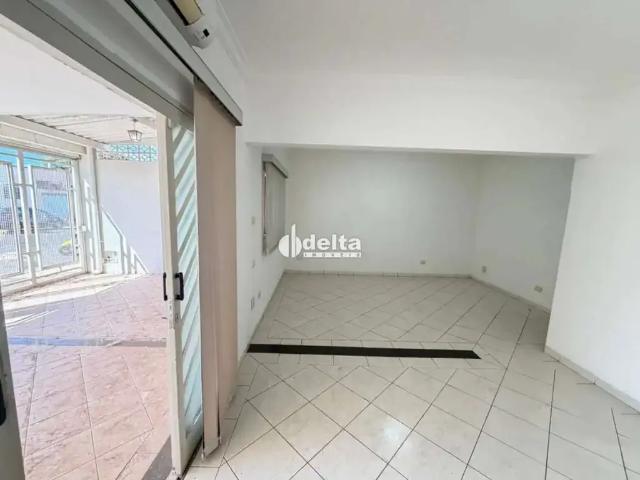 Casa / Sobrado para Locação em Uberlândia/MG Osvaldo Rezende 3 Quartos