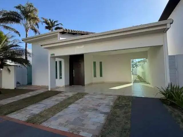 Casa / Sobrado para Locação em Uberlândia/MG Aclimação 3 Quartos
