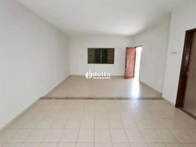 Casa / Sobrado para Locação em Uberlândia/MG Alto Umuarama 3 Quartos