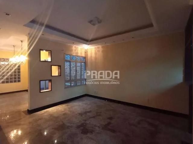 Casa / Sobrado para Locação em Uberlândia/MG Alto Umuarama 3 Quartos