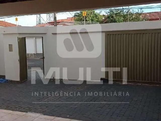Casa / Sobrado para Locação em Uberlândia/MG Alto Umuarama 3 Quartos
