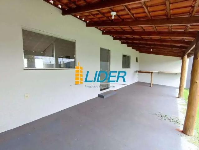 Casa / Sobrado para Locação em Uberlândia/MG Alto Umuarama 2 Quartos