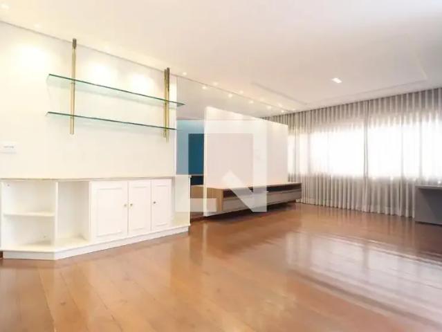 Casa / Sobrado para Locação em Uberlândia/MG Brasil 4 Quartos