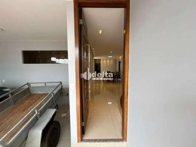 Casa / Sobrado para Locação em Uberlândia/MG Brasil 4 Quartos
