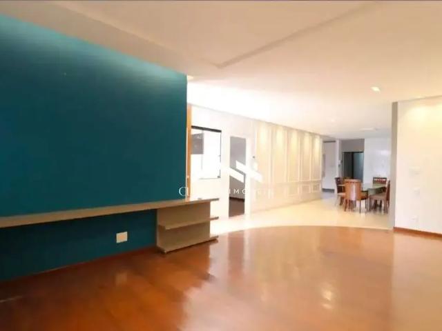 Casa / Sobrado para Locação em Uberlândia/MG Brasil 4 Quartos