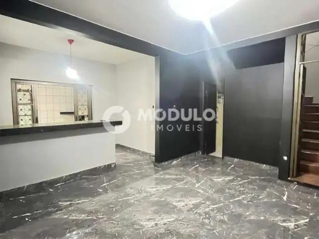Casa / Sobrado para Locação em Uberlândia/MG Brasil 6 Quartos