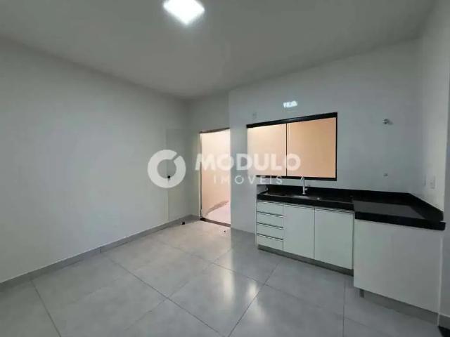 Casa / Sobrado para Locação em Uberlândia/MG Brasil 2 Quartos