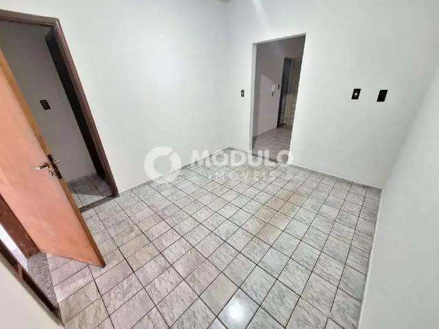 Casa / Sobrado para Locação em Uberlândia/MG Brasil 2 Quartos