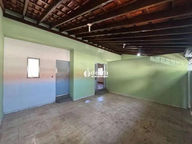 Casa / Sobrado para Locação em Uberlândia/MG Brasil 3 Quartos