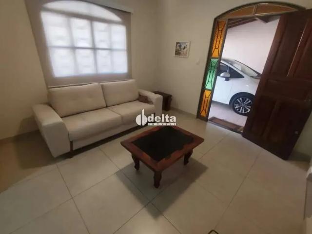 Casa / Sobrado para Locação em Uberlândia/MG Brasil 3 Quartos