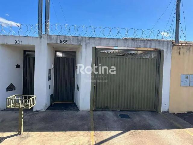 Casa / Sobrado para Locação em Uberlândia/MG Brasil 3 Quartos