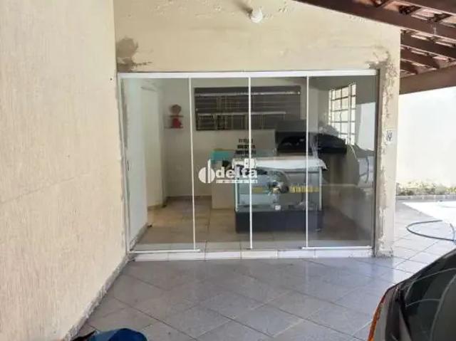Casa / Sobrado para Locação em Uberlândia/MG Carajás 3 Quartos