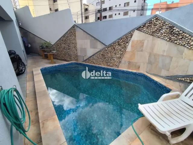 Casa / Sobrado para Locação em Uberlândia/MG Cazeca 4 Quartos