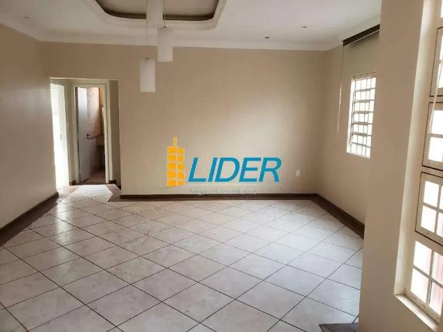 Casa / Sobrado para Locação em Uberlândia/MG Cazeca 4 Quartos