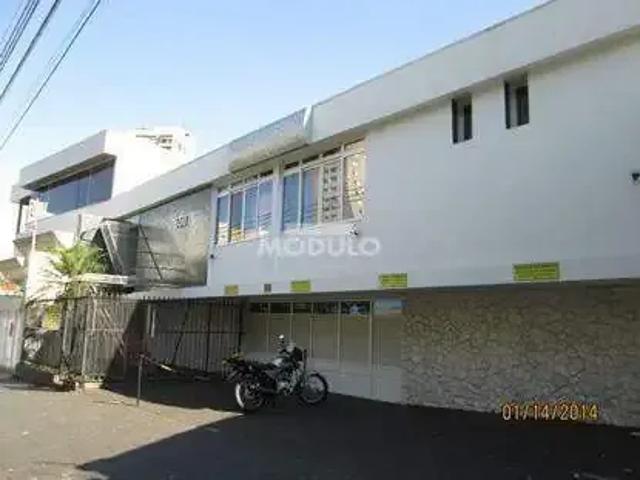 Casa / Sobrado para Locação em Uberlândia/MG Centro 6 Quartos
