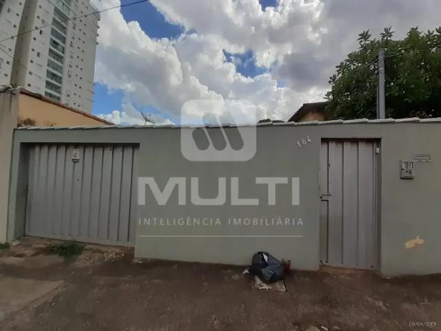 Casa / Sobrado para Locação em Uberlândia/MG Centro 1 Quartos