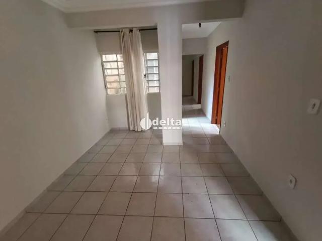 Casa / Sobrado para Locação em Uberlândia/MG Centro 3 Quartos