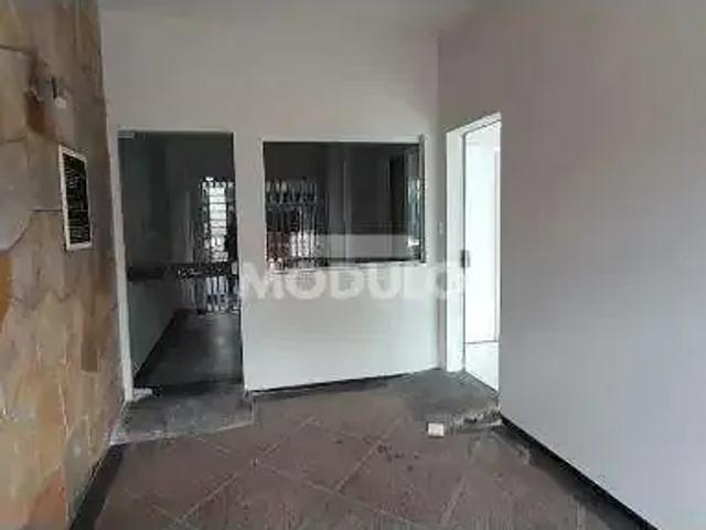 Casa / Sobrado para Locação em Uberlândia/MG Centro 3 Quartos