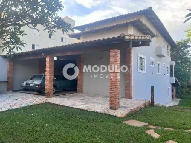 Casa / Sobrado para Locação em Uberlândia/MG Chácaras Tubalina e Quartel 4 Quartos