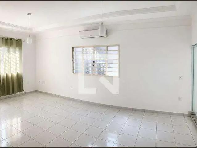 Casa / Sobrado para Locação em Uberlândia/MG Cidade Jardim 3 Quartos