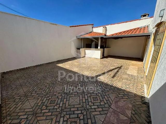 Casa / Sobrado para Locação em Uberlândia/MG Cidade Jardim 3 Quartos
