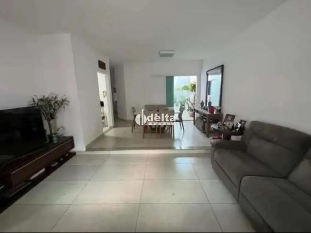 Casa / Sobrado para Locação em Uberlândia/MG Cidade Jardim 3 Quartos