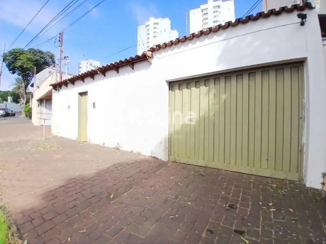 Casa / Sobrado para Locação em Uberlândia/MG Cidade Jardim 3 Quartos