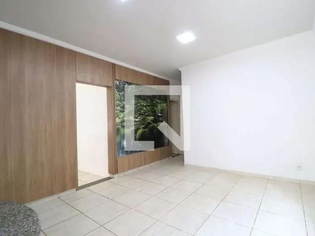 Casa / Sobrado para Locação em Uberlândia/MG Conjunto Segismundo Pereira 4 Quartos