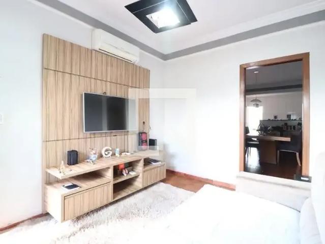 Casa / Sobrado para Locação em Uberlândia/MG Conjunto Segismundo Pereira 4 Quartos