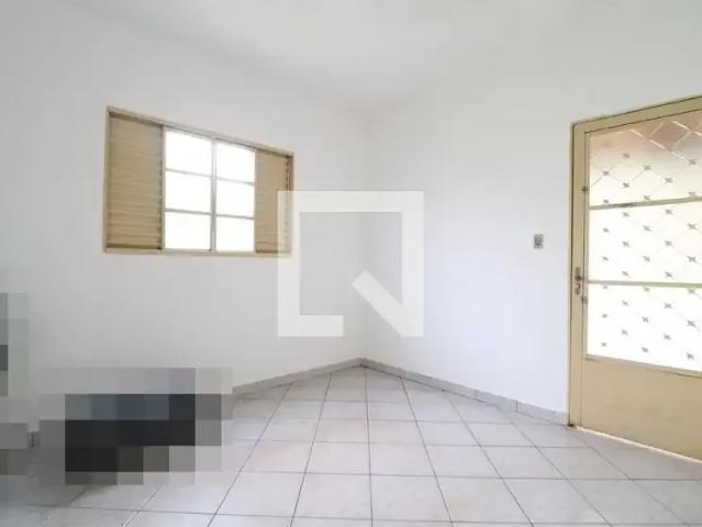 Casa / Sobrado para Locação em Uberlândia/MG Conjunto Segismundo Pereira 2 Quartos